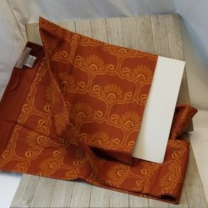 Williams Sonoma | Dining | Williams Sonoma Table Runner | Poshmark